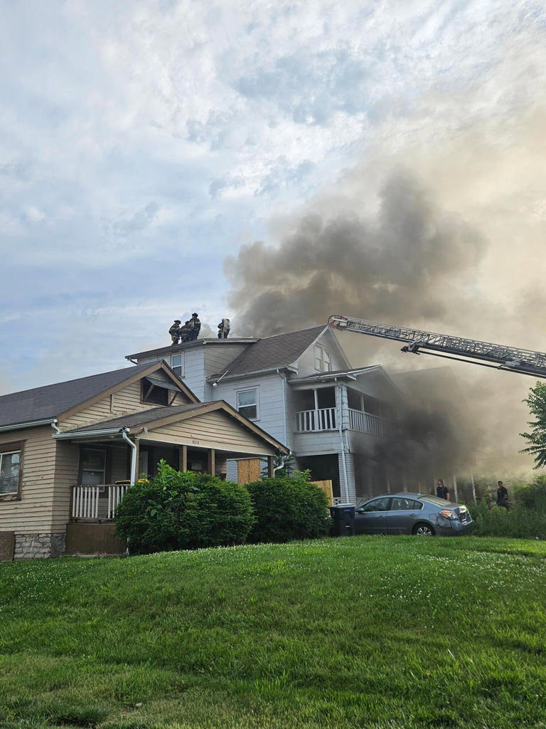 Three Kansas City firefighters injured while battling apartment fire