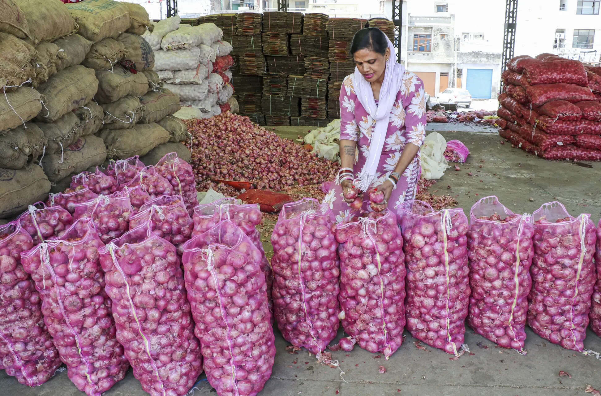 Onion farmers seek Rs 10,000 crore revival package, stable export ...