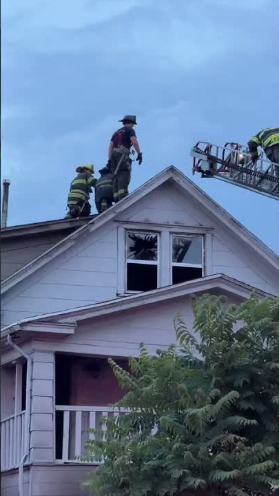 3 Kansas City firefighters injured battling apartment fire