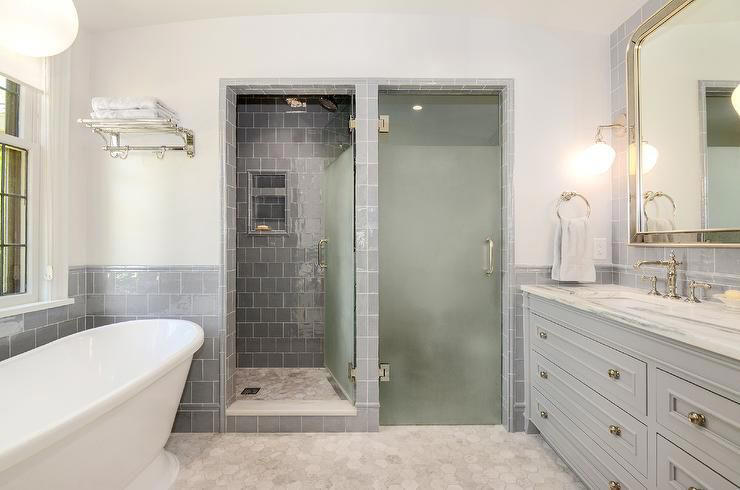 6 inspirasi pintu kamar mandi aesthetic untuk tampilan modis
