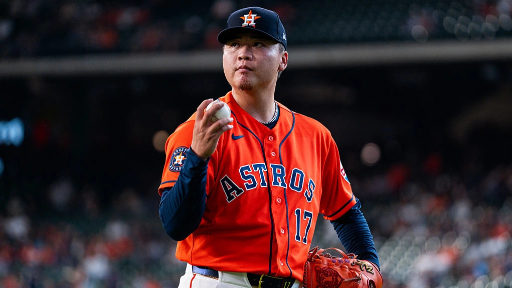 Astros' bullpen falters again as Brewers win in extras