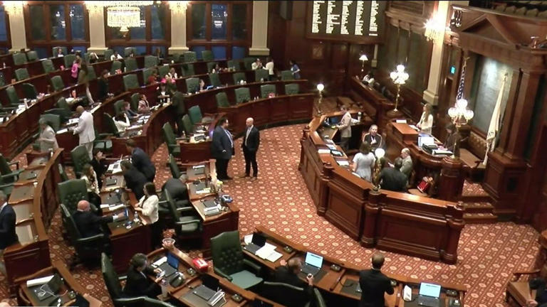 Deadline approaching for Illinois lawmakers to pass budget bill aimed ...