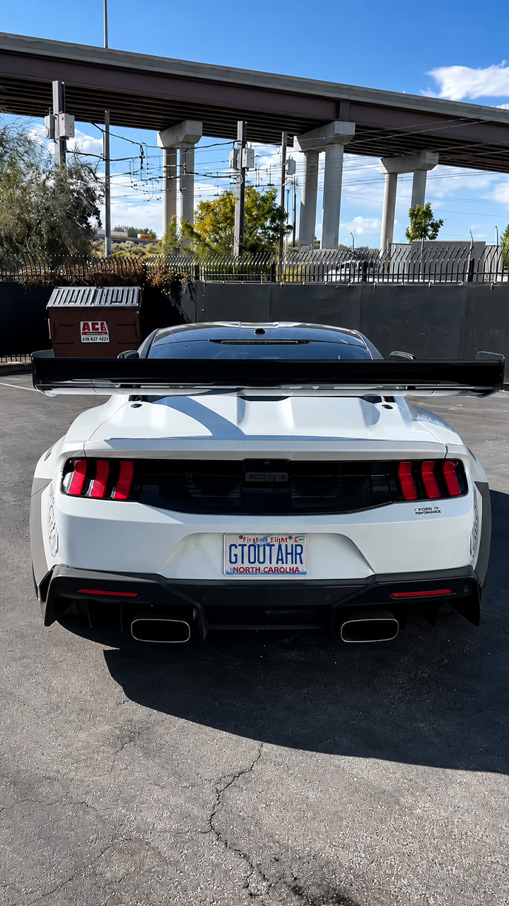 Checking the active aerodynamics inside a massive track weapon Mustang GTD