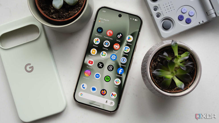These 4 pre-installed Pixel apps create more clutter than they're worth