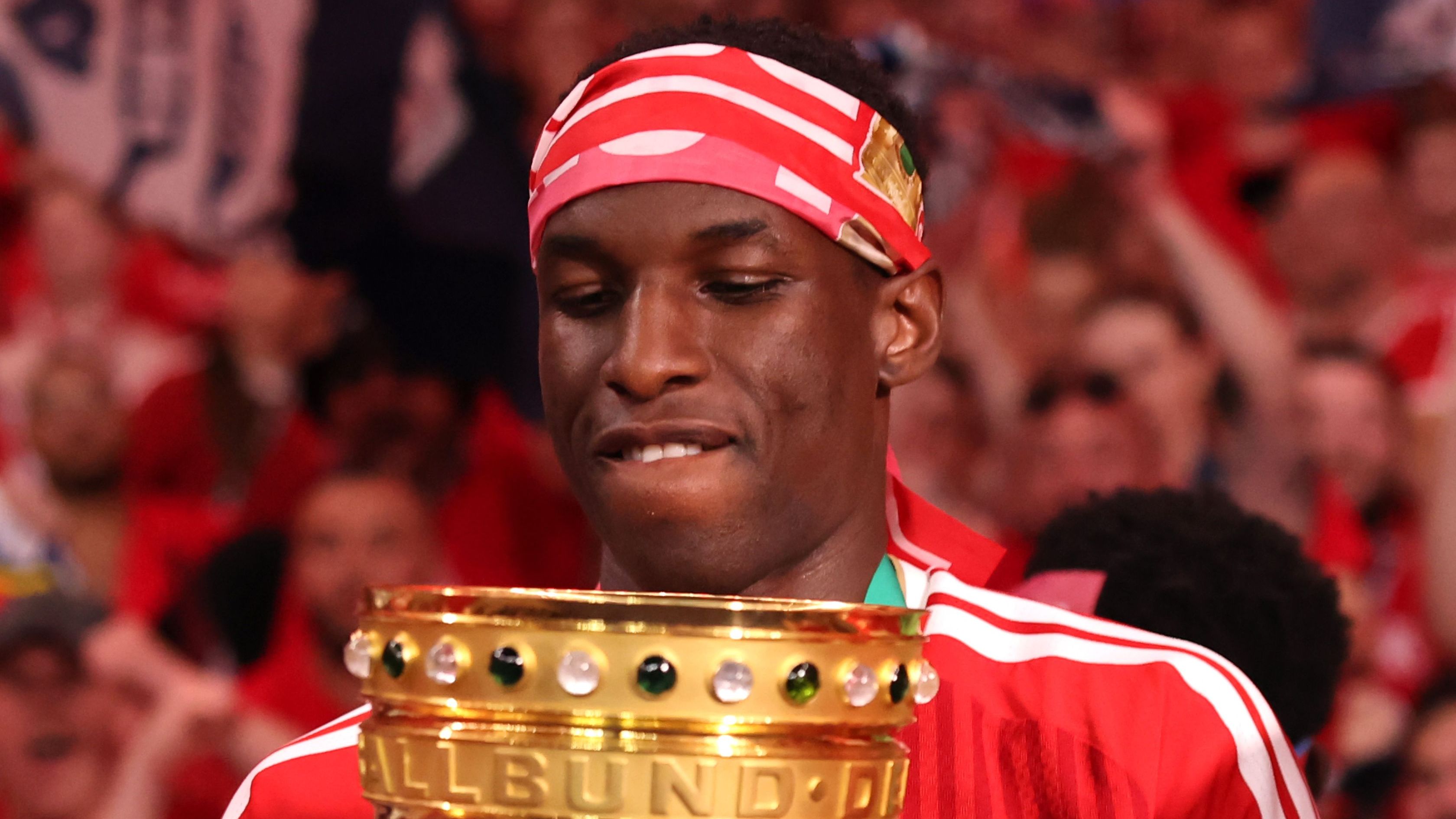 FC Bayern, News und Gerüchte: Überraschende Wende bei Nicolas Jackson ...