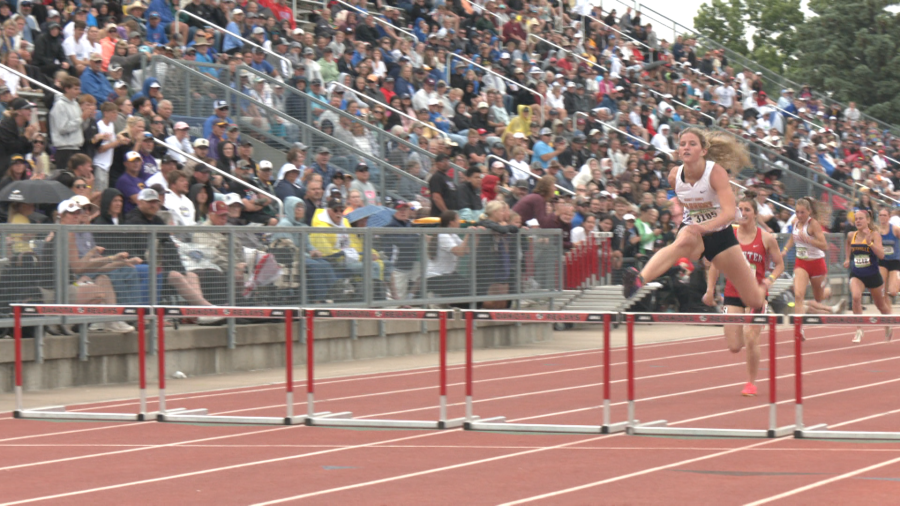 Philip, Bennett County pull away for Class B titles