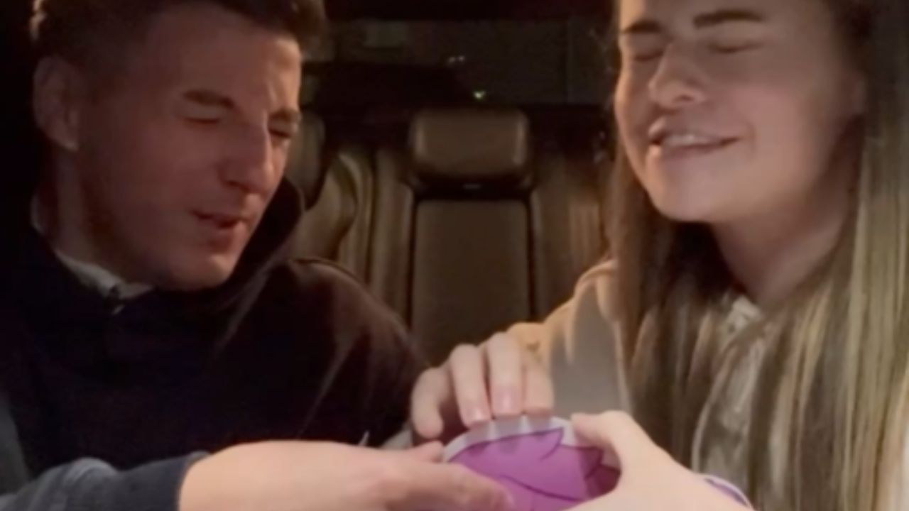 Parents-to-be discover they are expecting baby boy during gender reveal ...