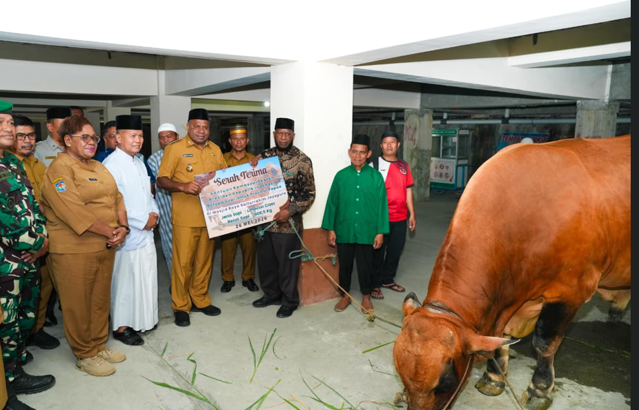 Sapi Bantuan Presiden Prabowo Diserahkan Gubernur Paoua di Masjid Raya ...