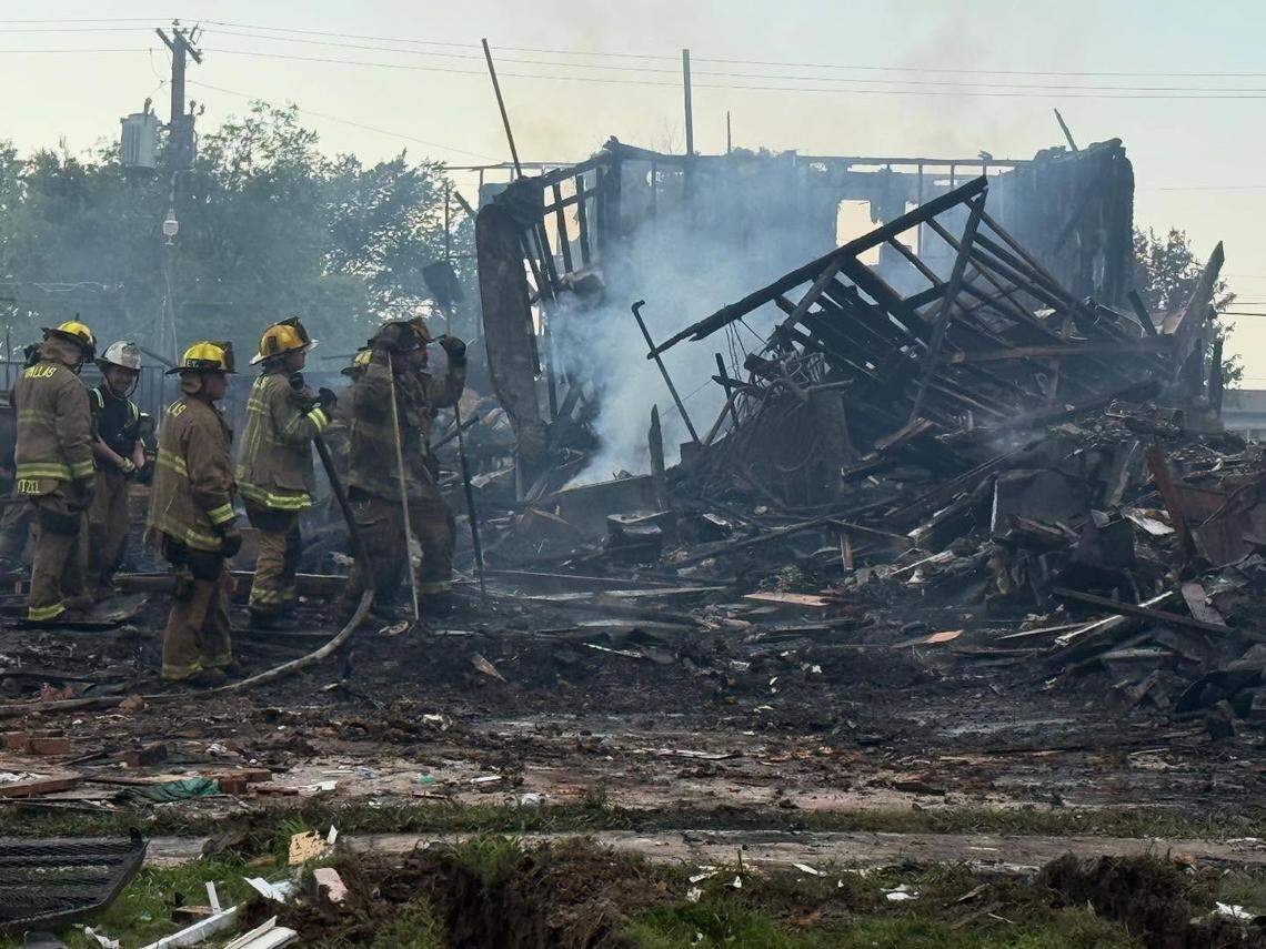 Family, friends mourn victims in Oak Cliff apartment explosion
