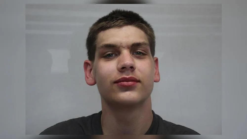 Man in custody after officers use stop sticks to deflate car’s tires ...