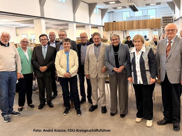 „Wir sind die erfahrenen Aktiven, die unsere Gesellschaft unbedingt ...