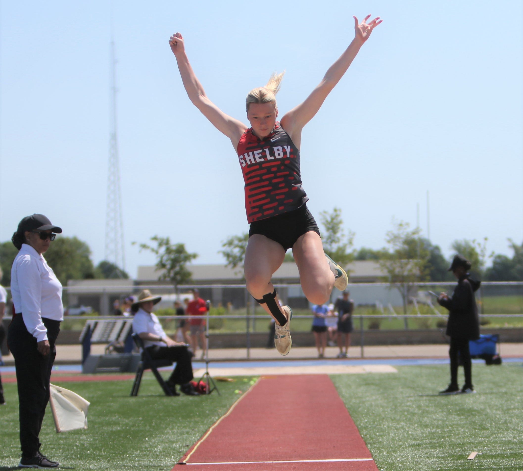 Shelby's Henkel nets regional long jump record on 'best birthday ever'