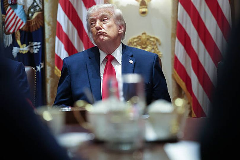 Brutal Trump shares crude image of Obama Presidential Library amid ...