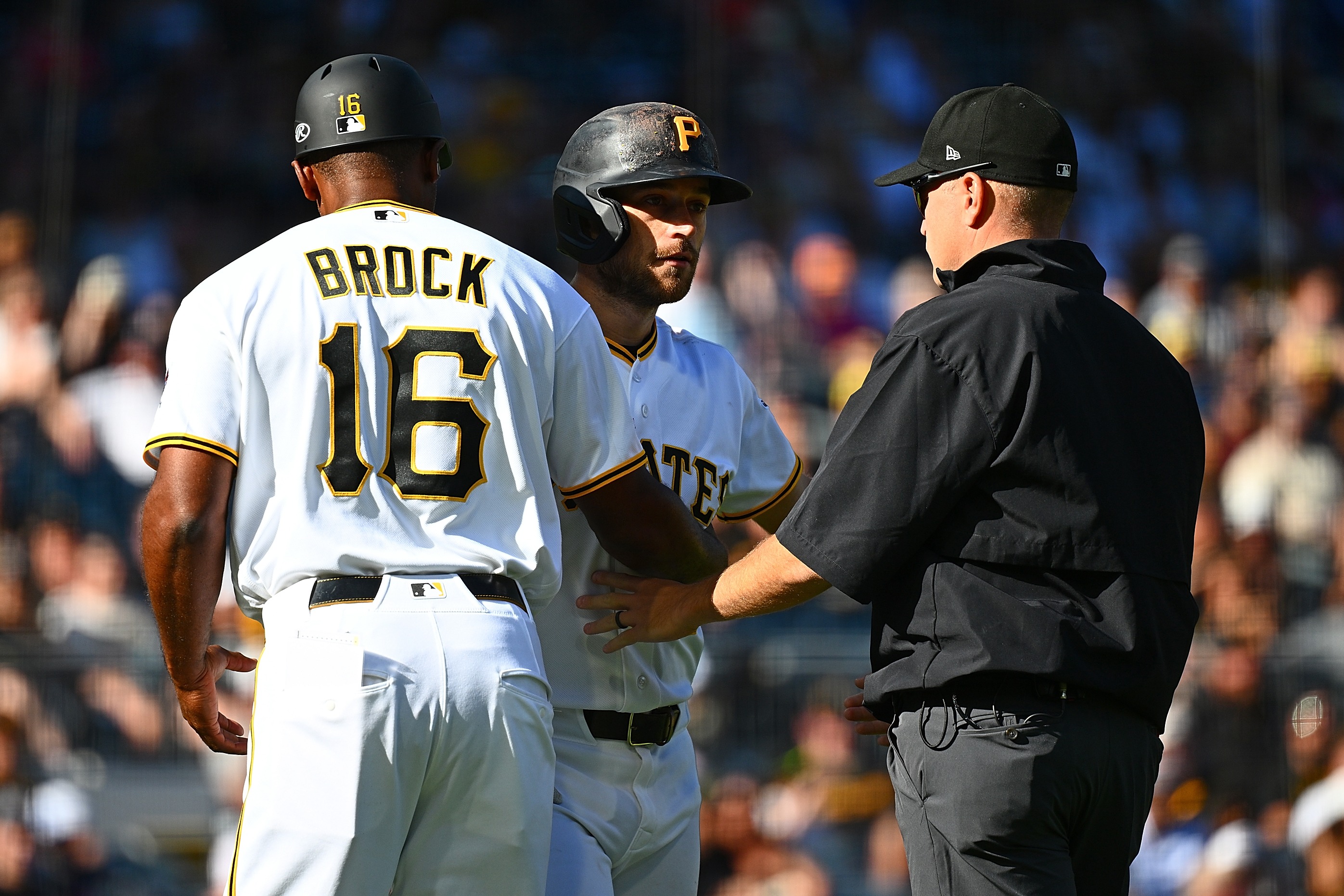 Pirates star Brandon Lowe denied ABS challenge — then gets ejected in ...