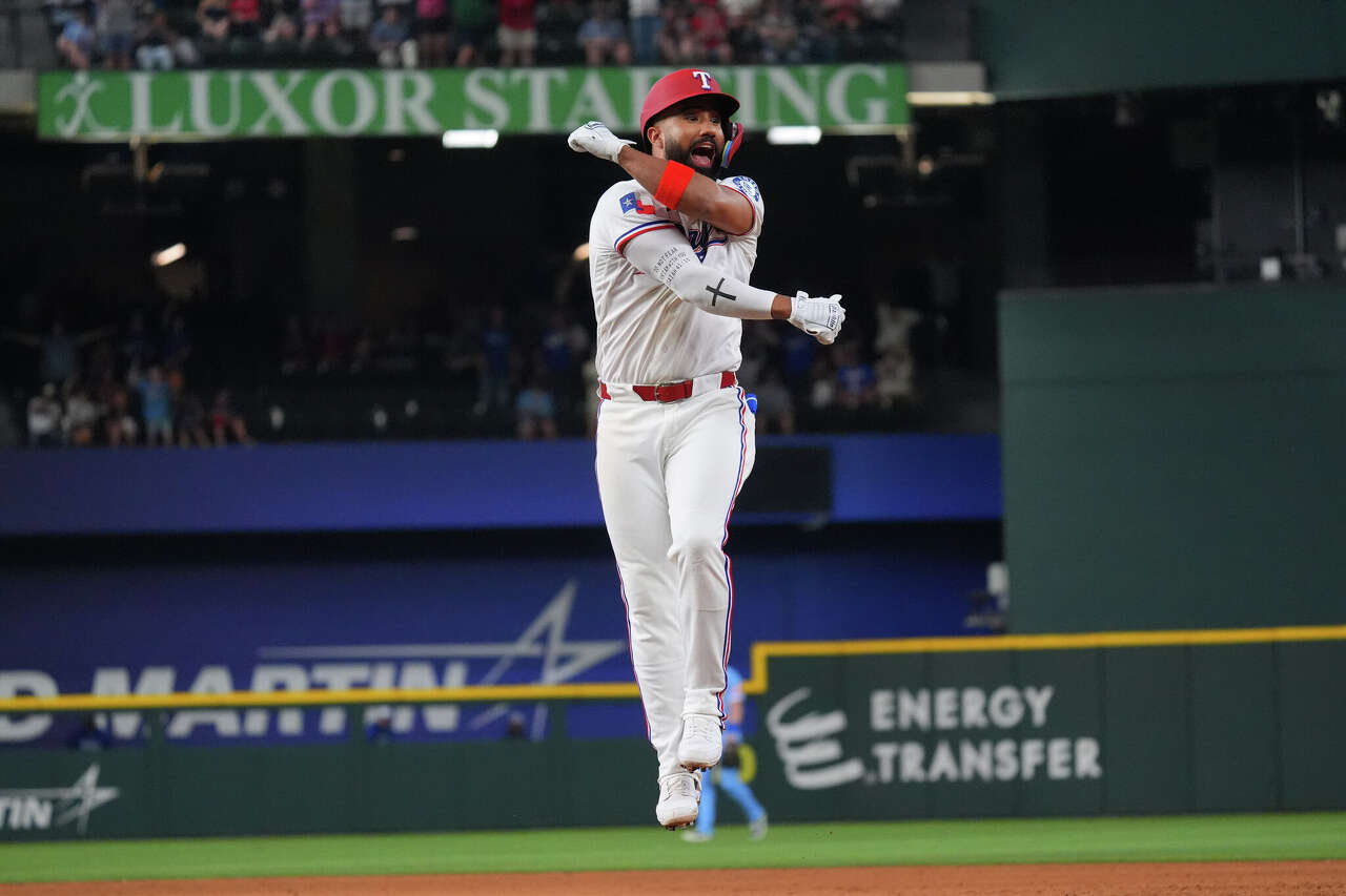 Watch: Texas Rangers complete 3-run ninth-inning comeback for walk-off ...