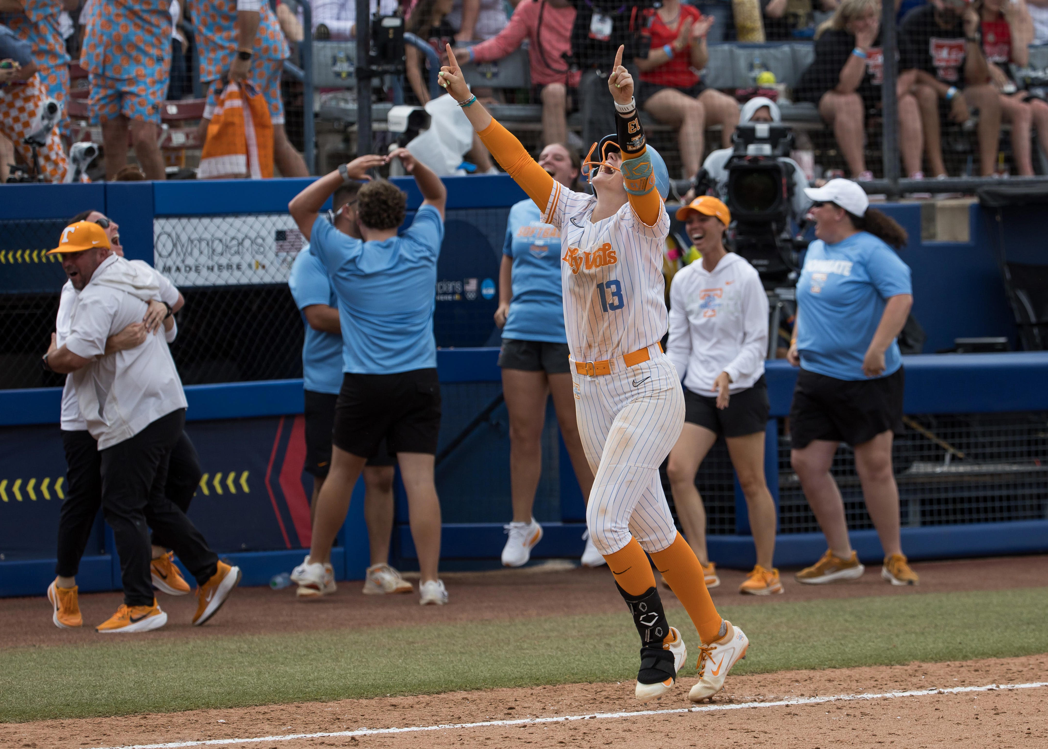 Listen to Vol Network's call of Emma Clarke's walk-off homer for ...