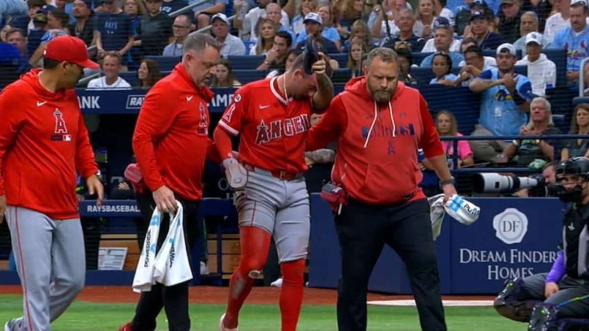MLB: Bone-chilling collision! Zach Neto takes a brutal hit at home ...