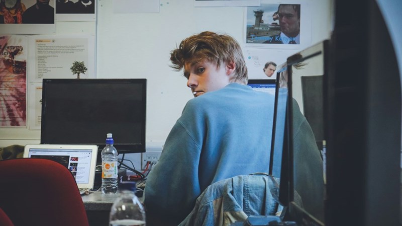 Employer demands $2,700 back from 18-year-old employee after their ...