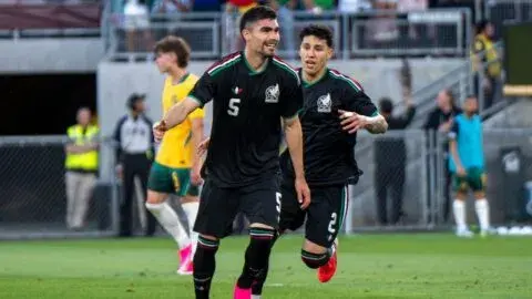 Johan Vásquez guía la victoria de México frente Australia en duelo de ...