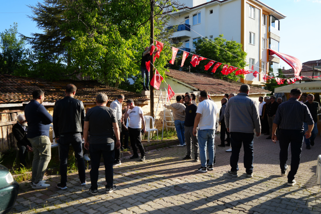 Sürücülerin canını kurtarmak isterken canından oldu!