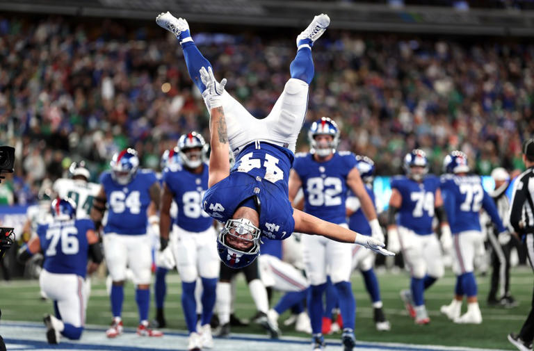 Giants RB Cam Skattebo does backflip 7 months after suffering brutal injury