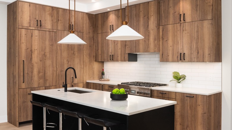 The types of wood kitchen cabinets you should never paint