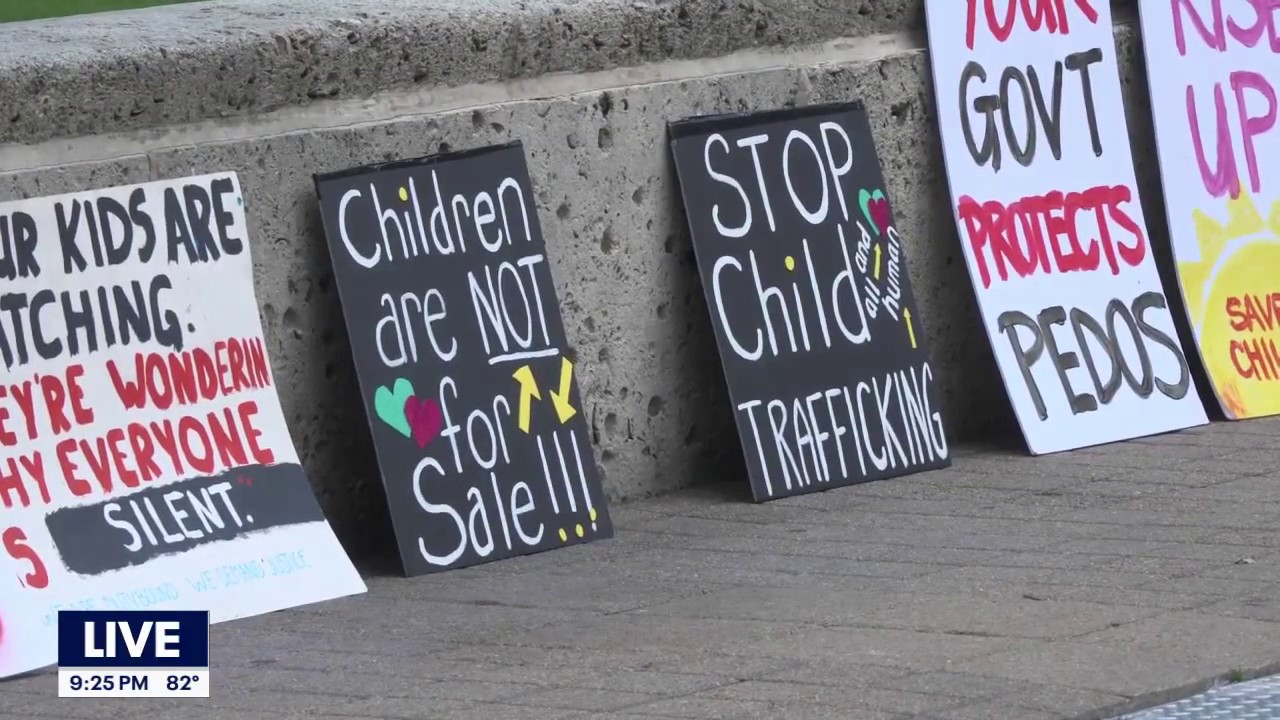 Marches at Houston City Hall against human trafficking