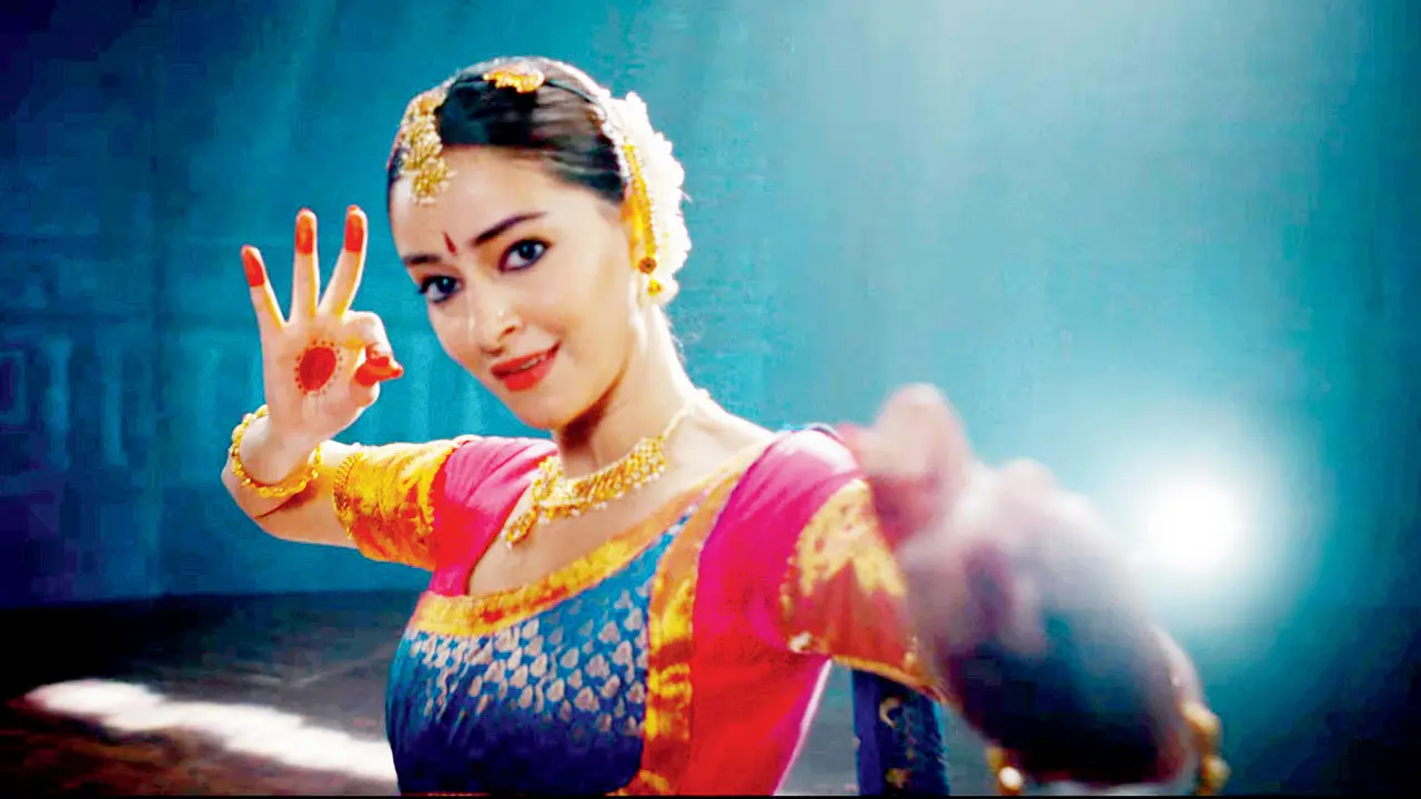 Ananya Panday’s ‘Bharatanatyam’ dance gets backlash; classical dancers ...