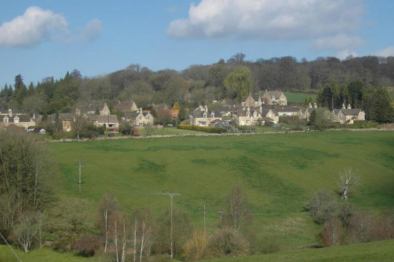 Cotswold villages where mobile signal is so bad people have to use home ...
