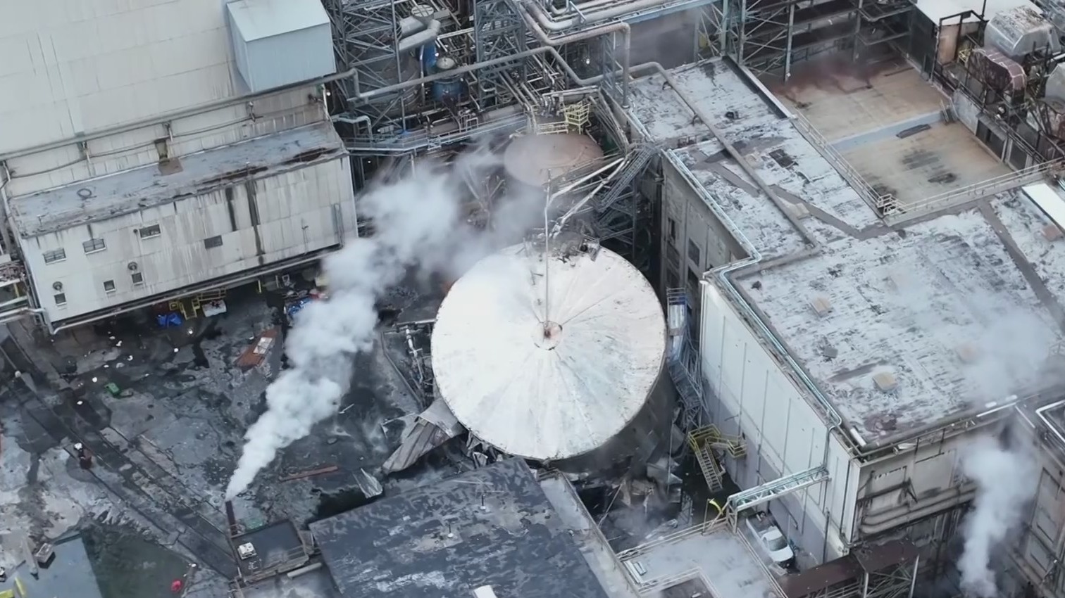 Longview officials ID 11 deaths in paper mill chemical tank implosion