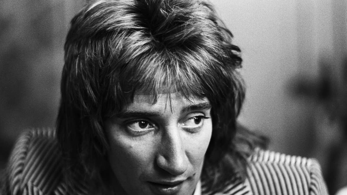 Rod Stewart cancels Las Vegas shows for vocal rest due to sinus infection