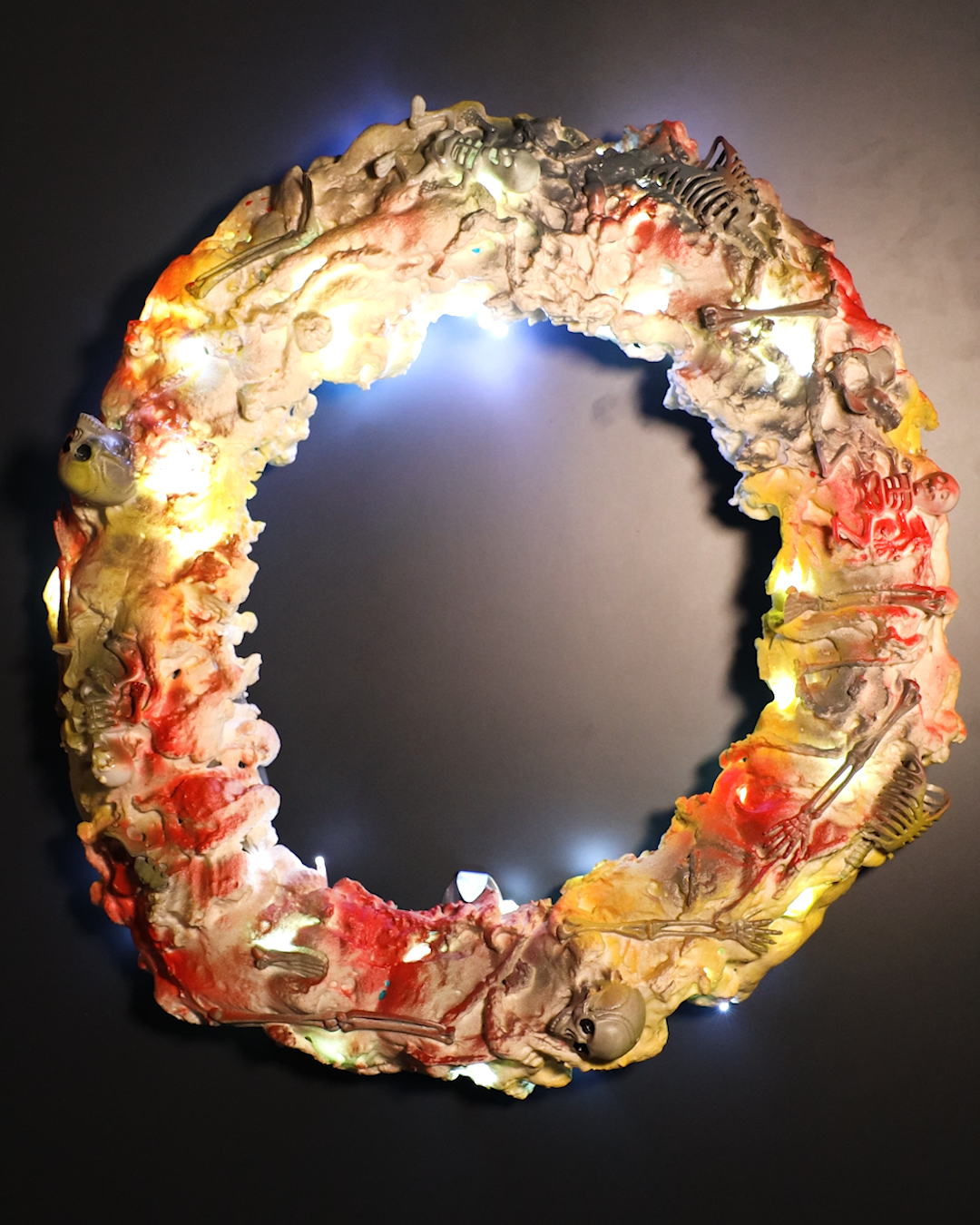 DIY spooky graveyard wreath in minutes💀🩸