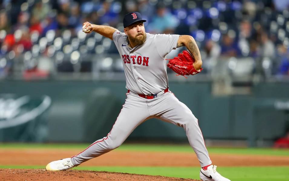 Red Sox face decision as Kahnle's opt-out deadline nears