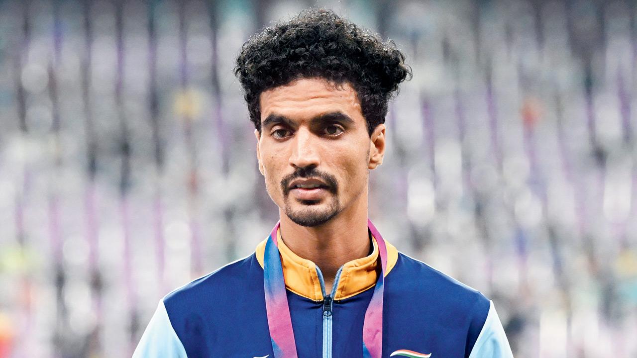 Gulveer Singh 1st Indian to run a mile under 4 mins