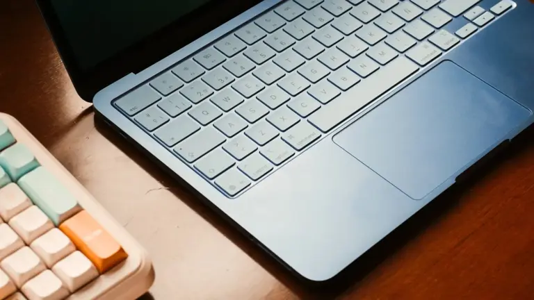El MacBook Neo sacude el mercado: potencia de iPhone en un portátil que ...