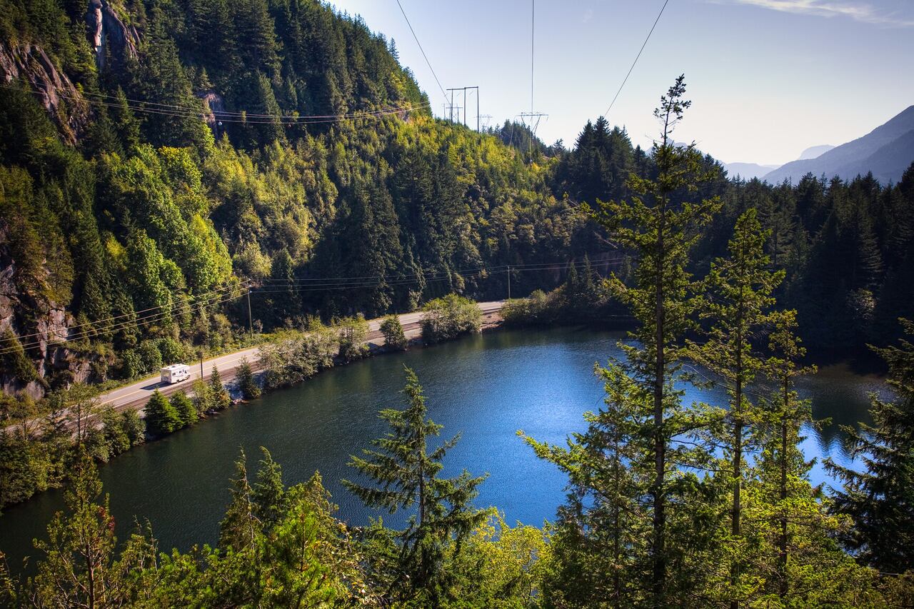 Search underway for 2 paddleboarders who fell into lake near Squamish ...