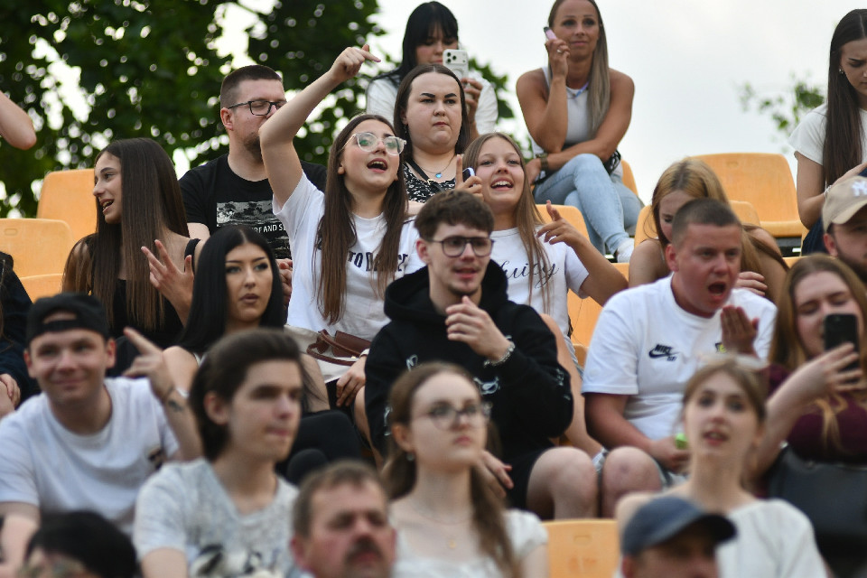 Kostrzyn bawi się „na fali”. Święto miasta przyciągnęło setki ...