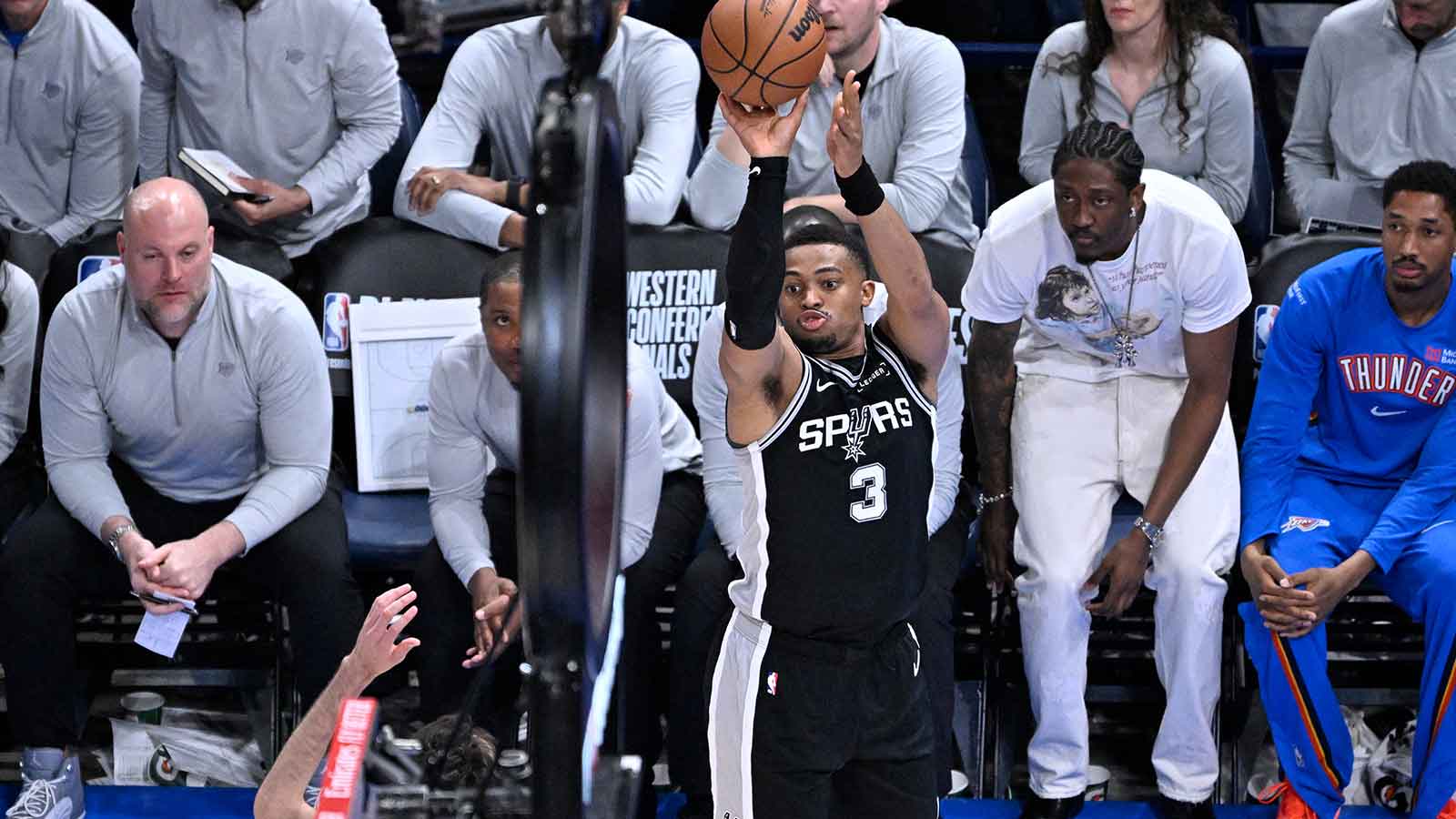 Spurs’ Keldon Johnson gets special shoutout from Mitch Johnson for Game ...