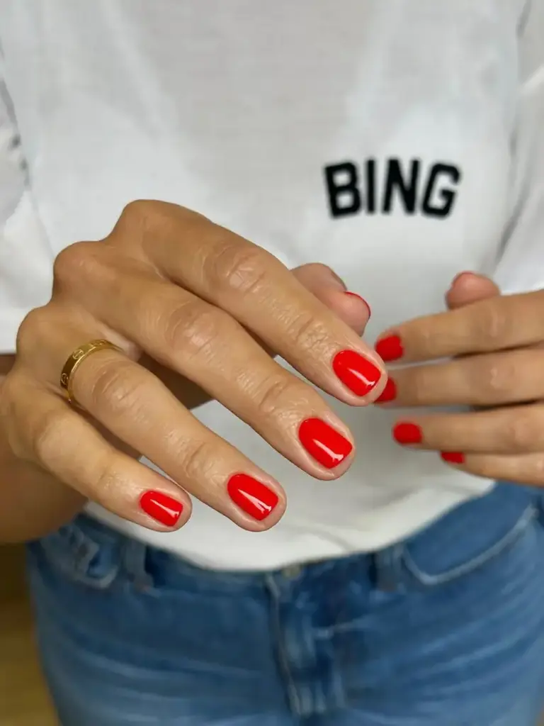 Las ideas de uñas semipermanentes cortas más elegantes y bonitas