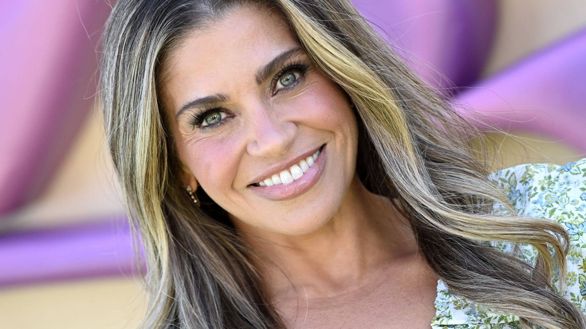 '90s star Danielle Fishel stuns fans with slim figure after major body ...