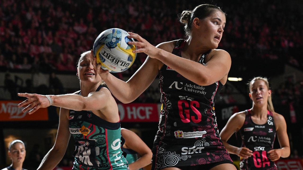 Thunderbirds crush Vixens in Super Netball statement