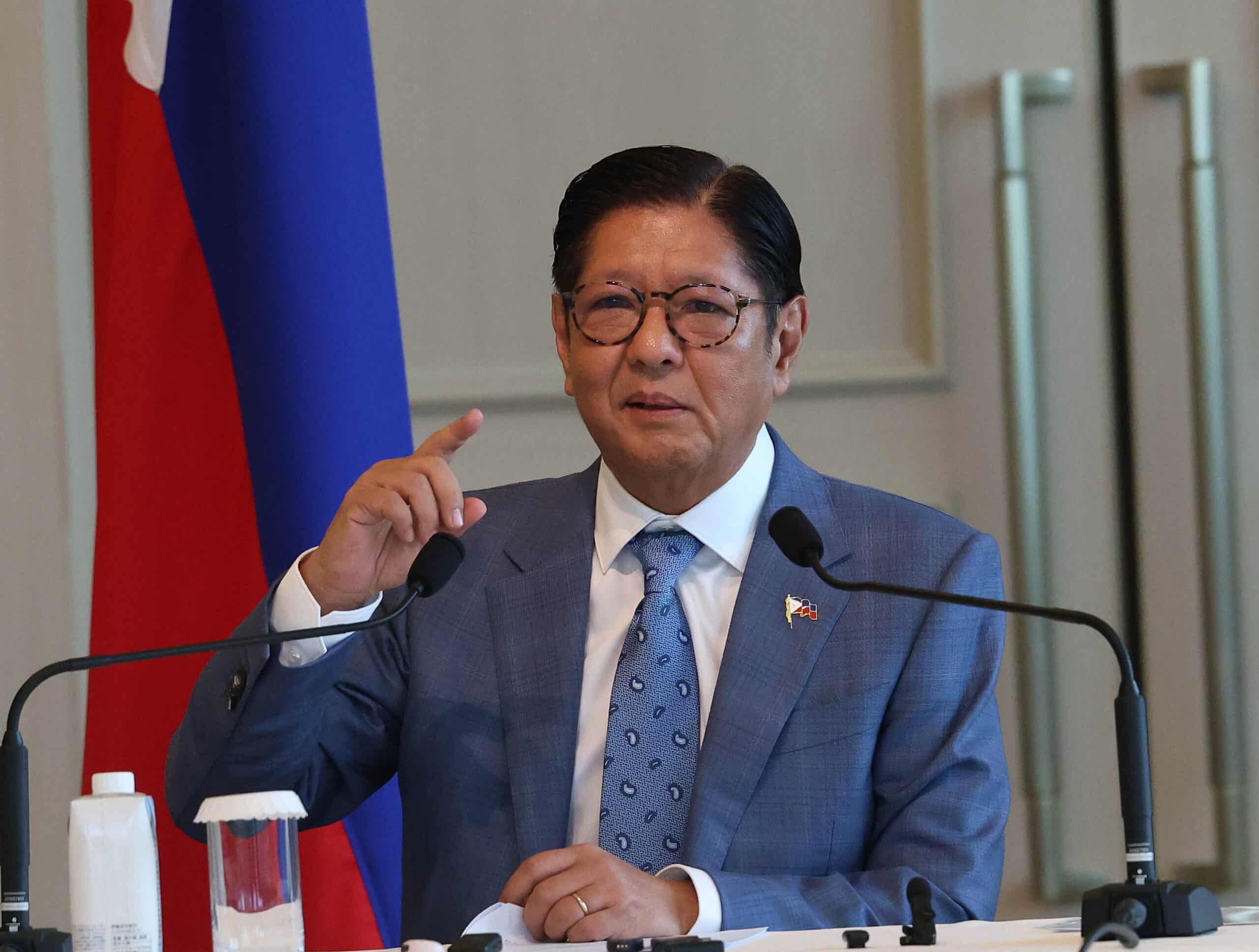 Watch: Marcos singing with Japanese gov’t executives