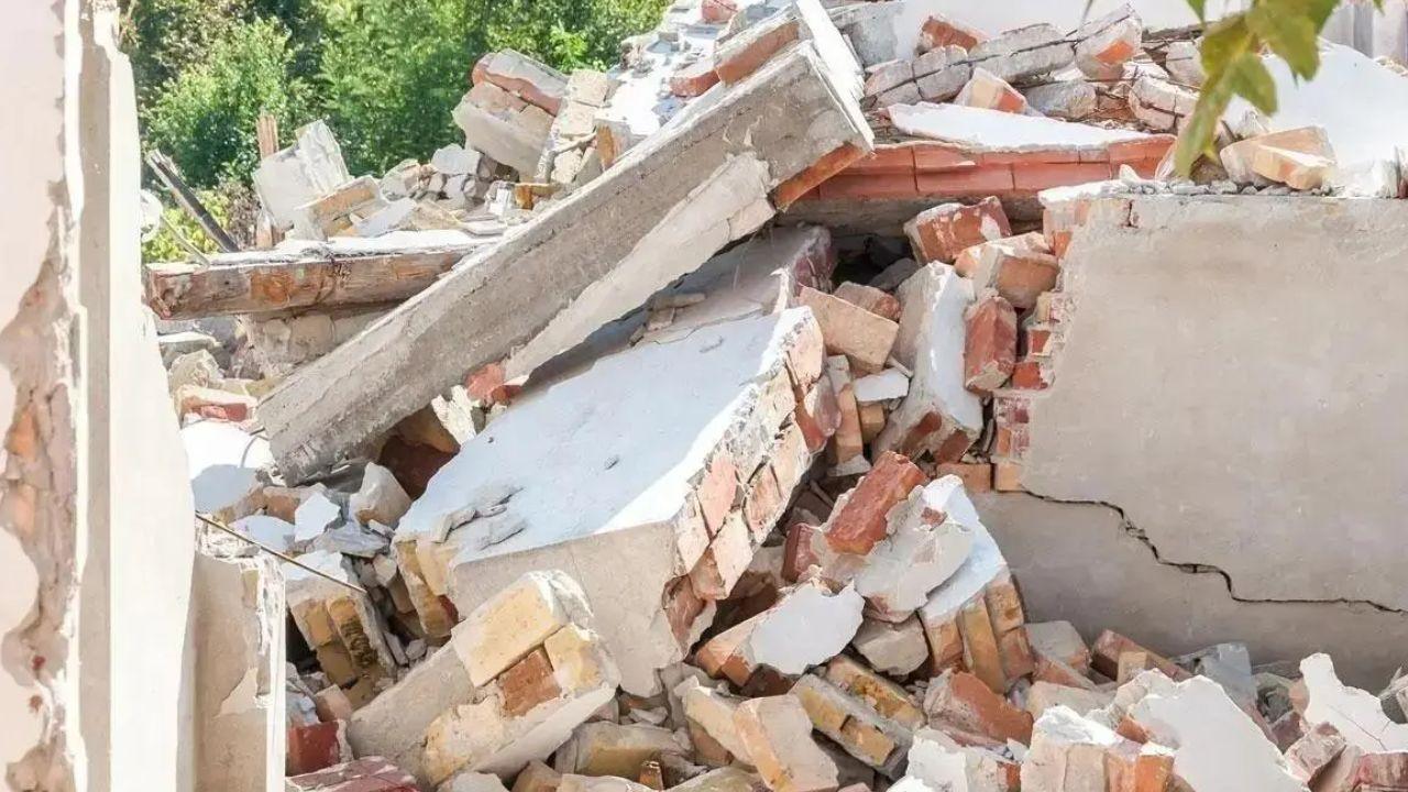 Thane: Portion of 50-year-old building collapses; no injuries reported