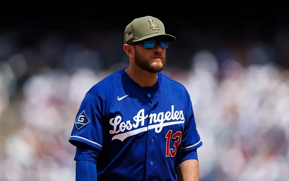 Max Muncy sits vs Phillies amid lingering wrist pain