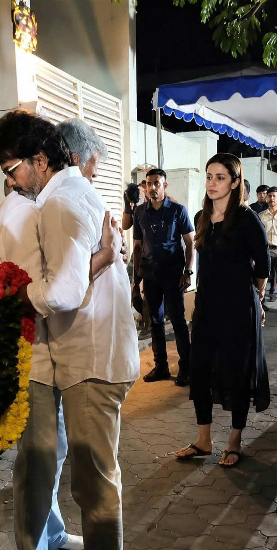 Trisha, Joseph Vijay offer condolences to Ajith Kumar on his mother’s ...