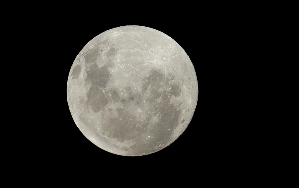 Full moon signals key decisions and fresh paths for Aries