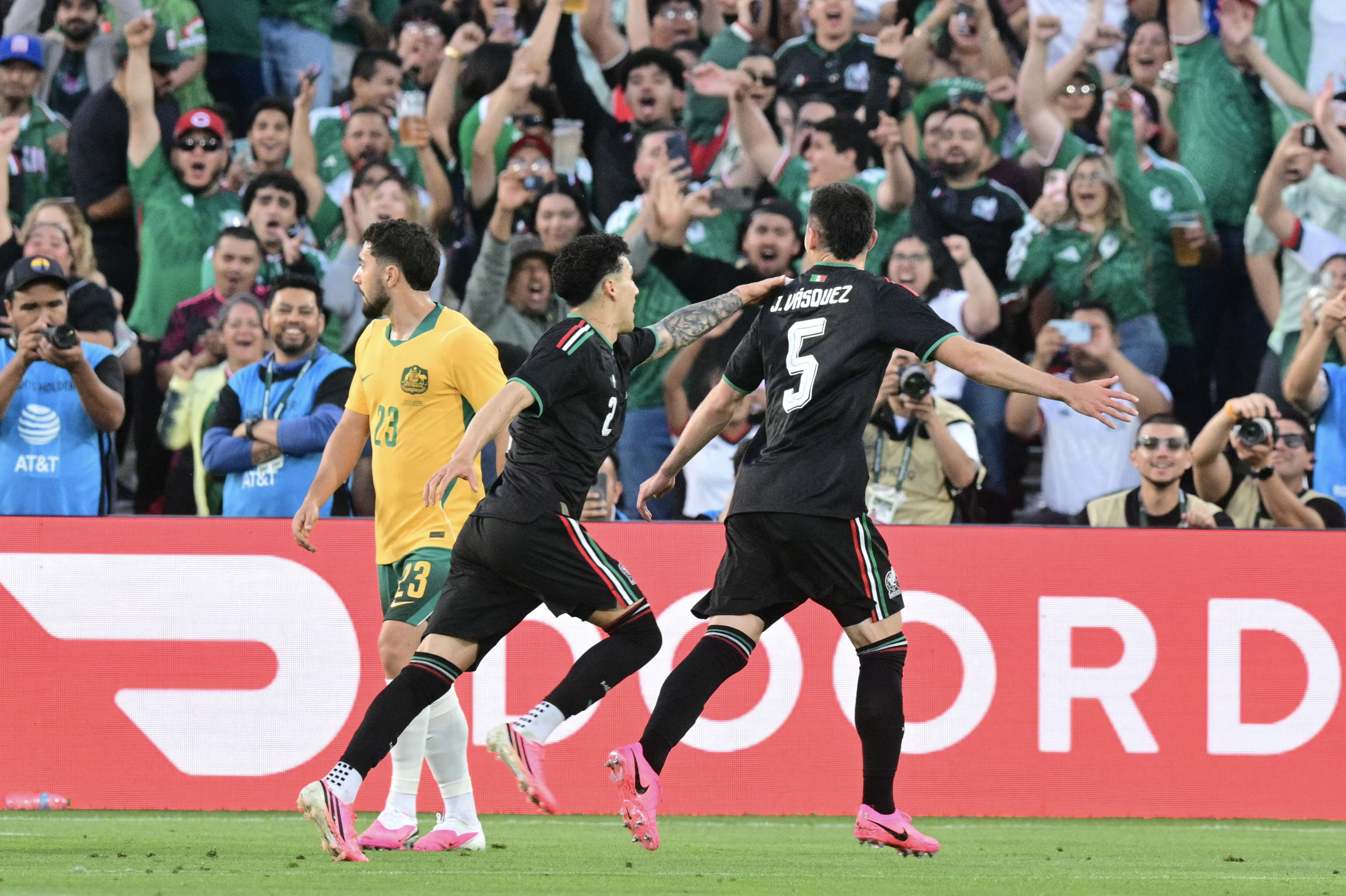 Mexico beat Australia 1-0 ahead of World Cup squad submission deadline