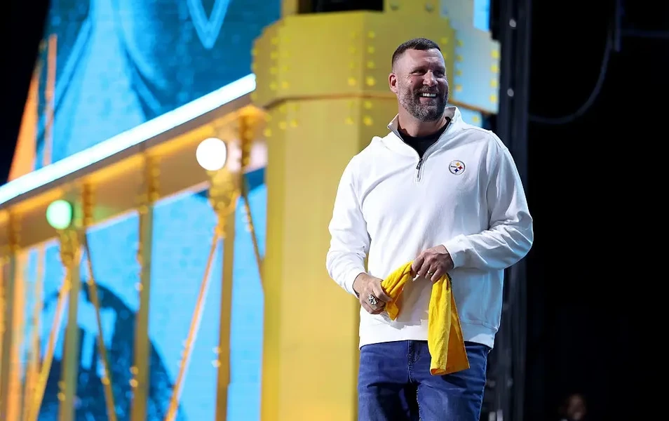 Roethlisberger backs Steelers' playoff hopes under McCarthy