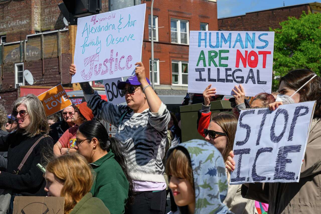 Protests erupt after father, 4-year-old daughter detained by ICE in Albany