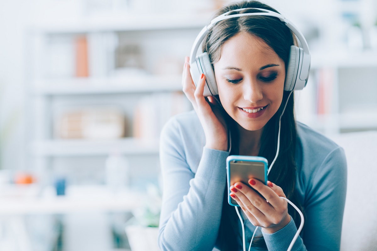 Los 'listening bars' arrasan: bares donde se escucha música en silencio ...